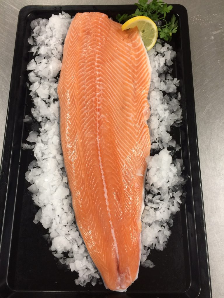 Hel laksefilet | Hvide Sande Røgeri