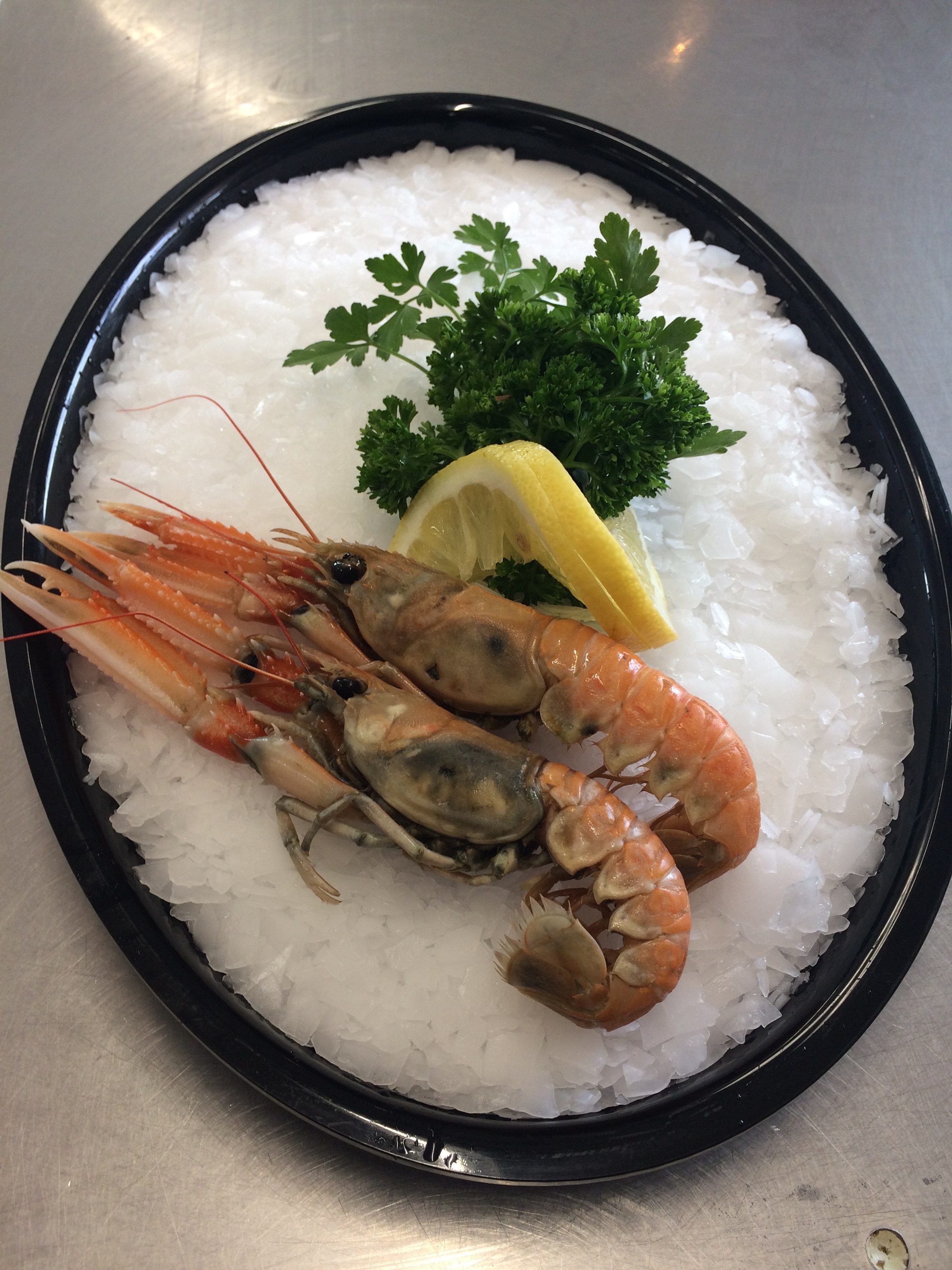 Jomfruhummer hele | Hvide Sande Røgeri